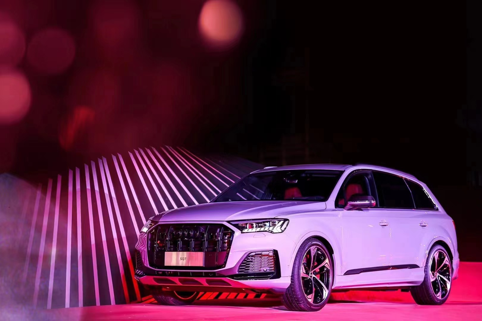 116.98万+限量300台，全新奥迪SQ7暗夜骑士版上市_搜狐汽车_搜狐网