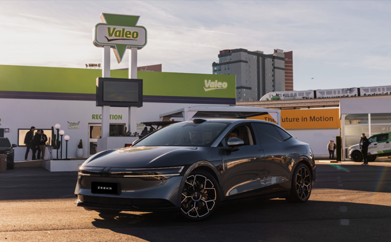 从极氪007到银河E8，吉利组团“智取”2024 CES_搜狐汽车_搜狐网