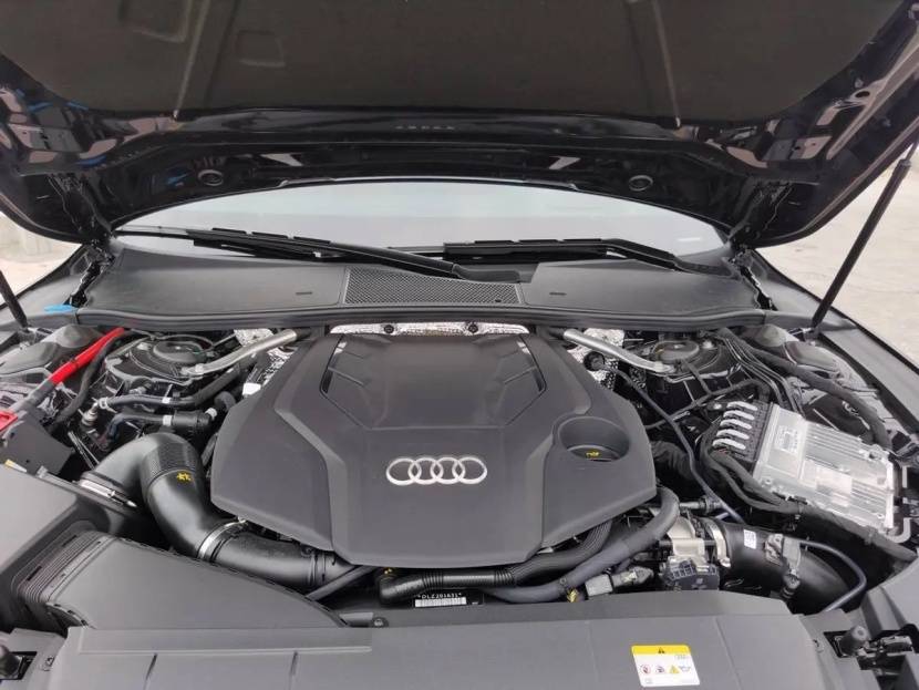 60多万买全新A7L得到啥？无框车门、进口V6动力、更年轻的心态_搜狐汽车_搜狐网