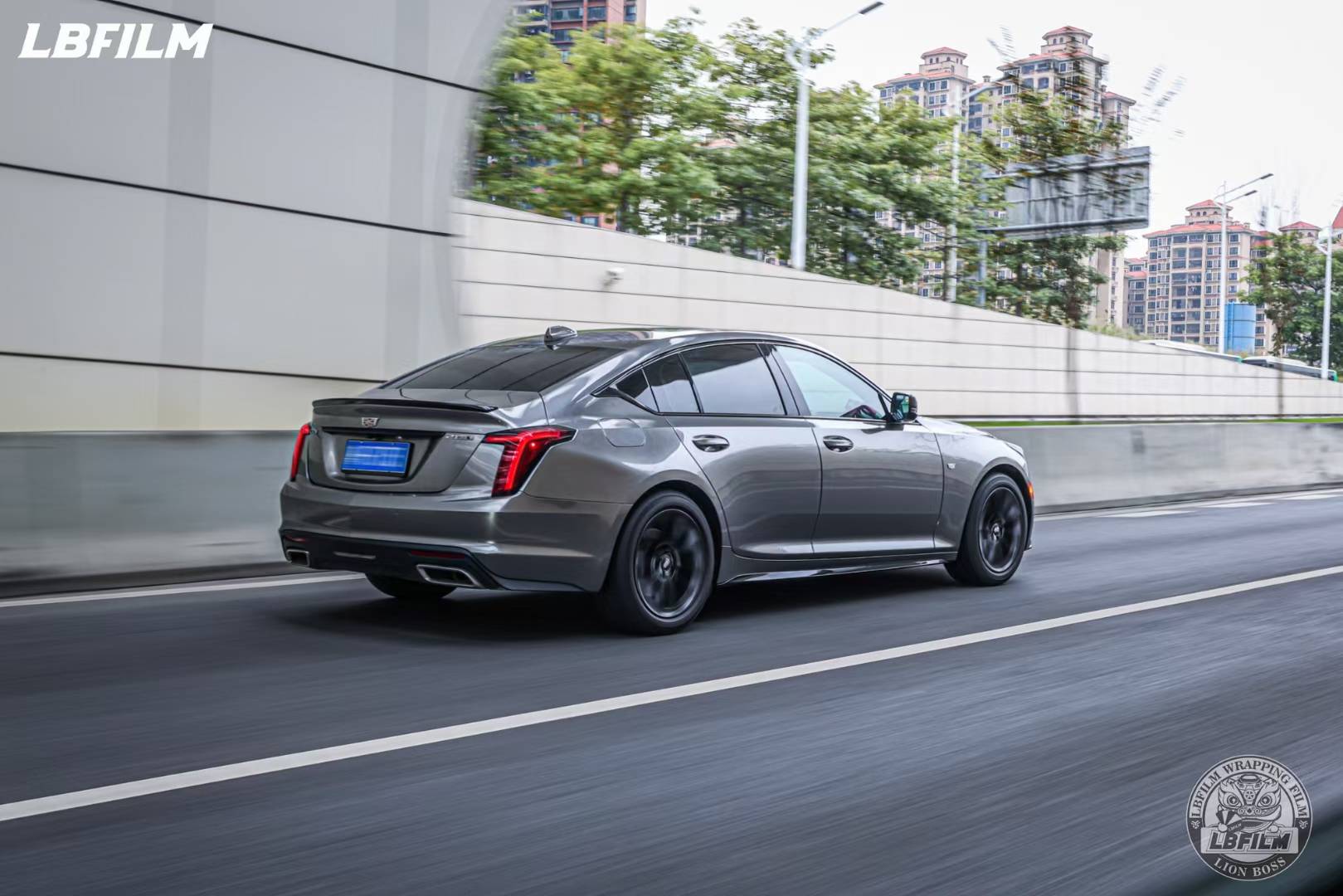 凯迪拉克CT5-LB改色膜液态金属银，充满科技感_搜狐汽车_搜狐网