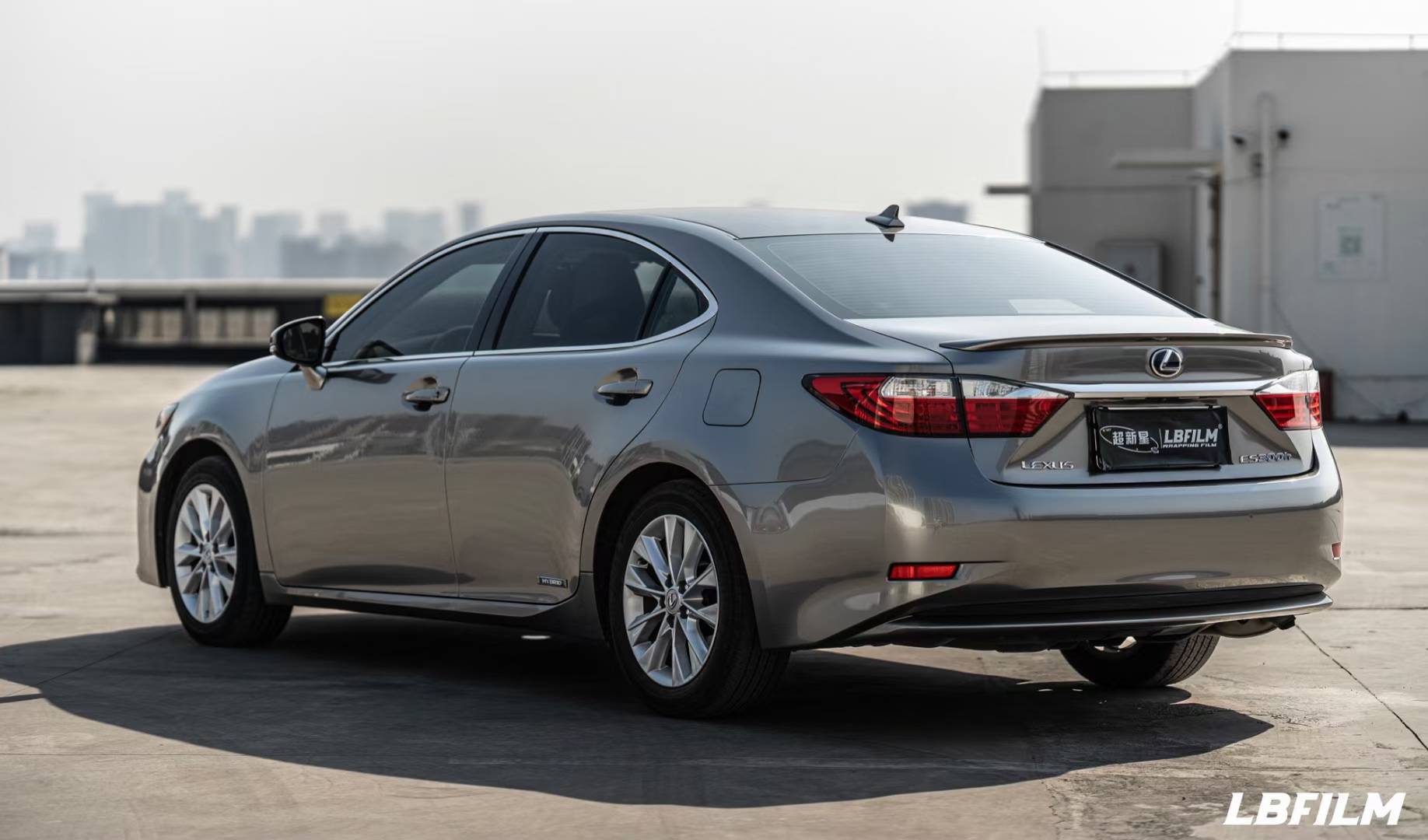 雷克萨斯ES300h-LB改色膜液态金属银，流光溢彩宛若浩瀚银河_搜狐汽车_搜狐网
