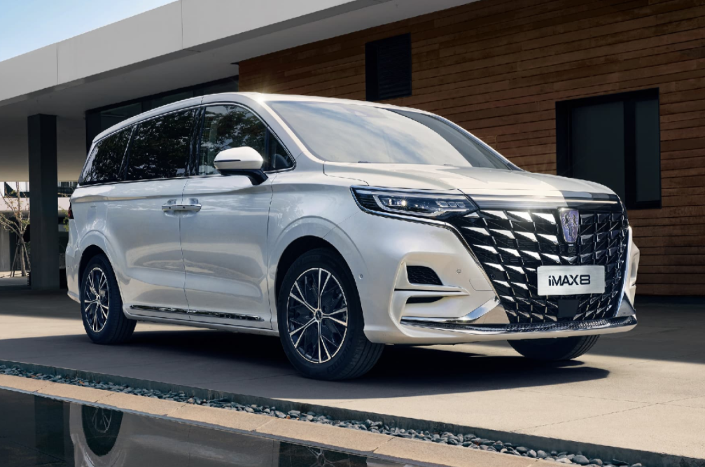 比GL8更值得选购的荣威iMAX8，它的产品力真有这么强吗？_搜狐汽车_搜狐网