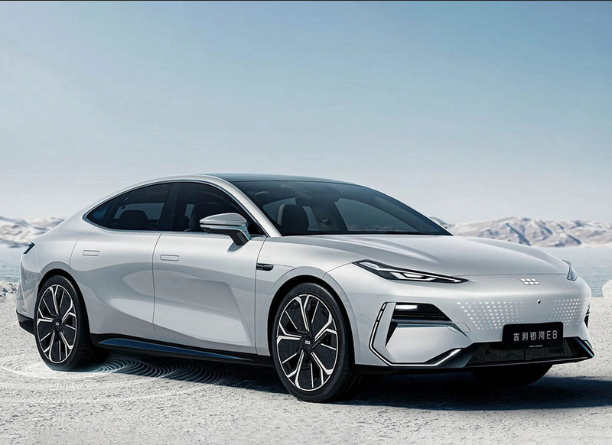 800V的闪电疾驰，银河E8性能版点燃驾驶热情_搜狐汽车_搜狐网