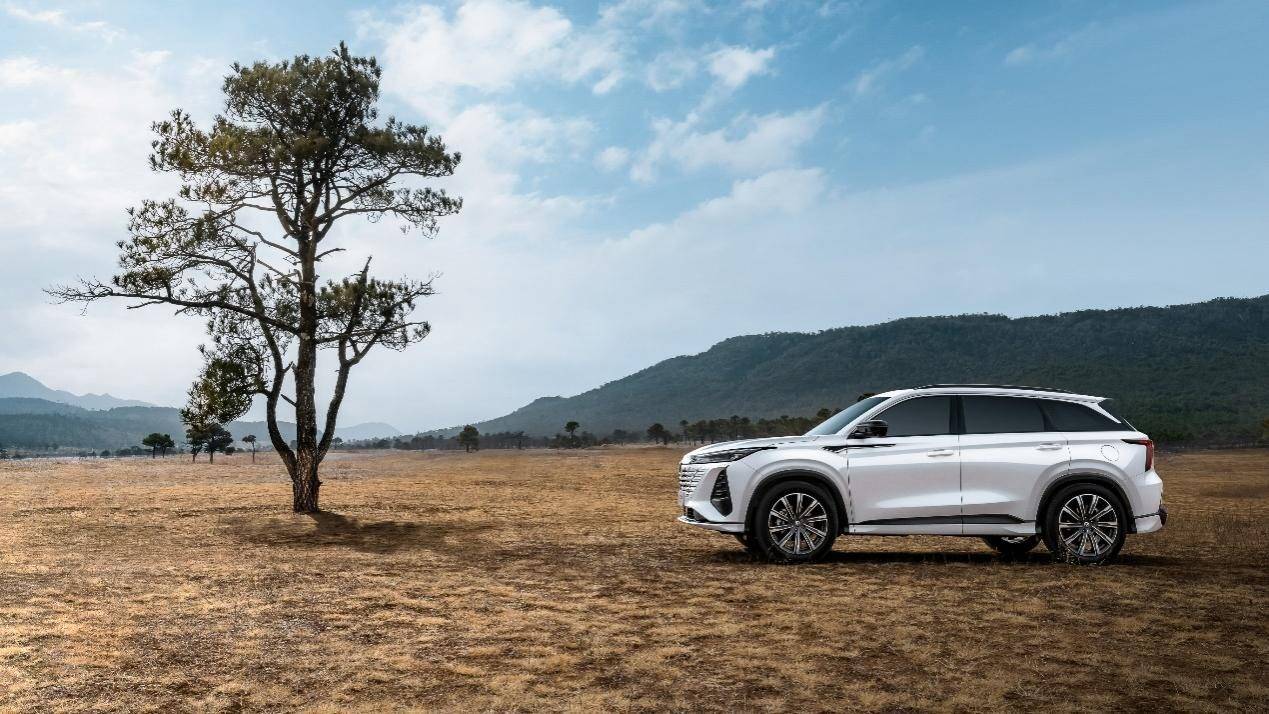 全系标配L2级智驾+爱信8AT！第三代CS75PLUS冠军版官图发布！_搜狐汽车_搜狐网