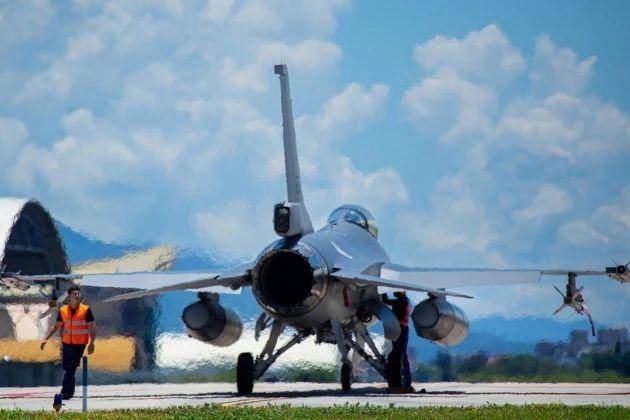 炸飞北约F16战机！普京强硬发声：一种情况下还会轰炸北约机场_俄罗斯_俄军_国家