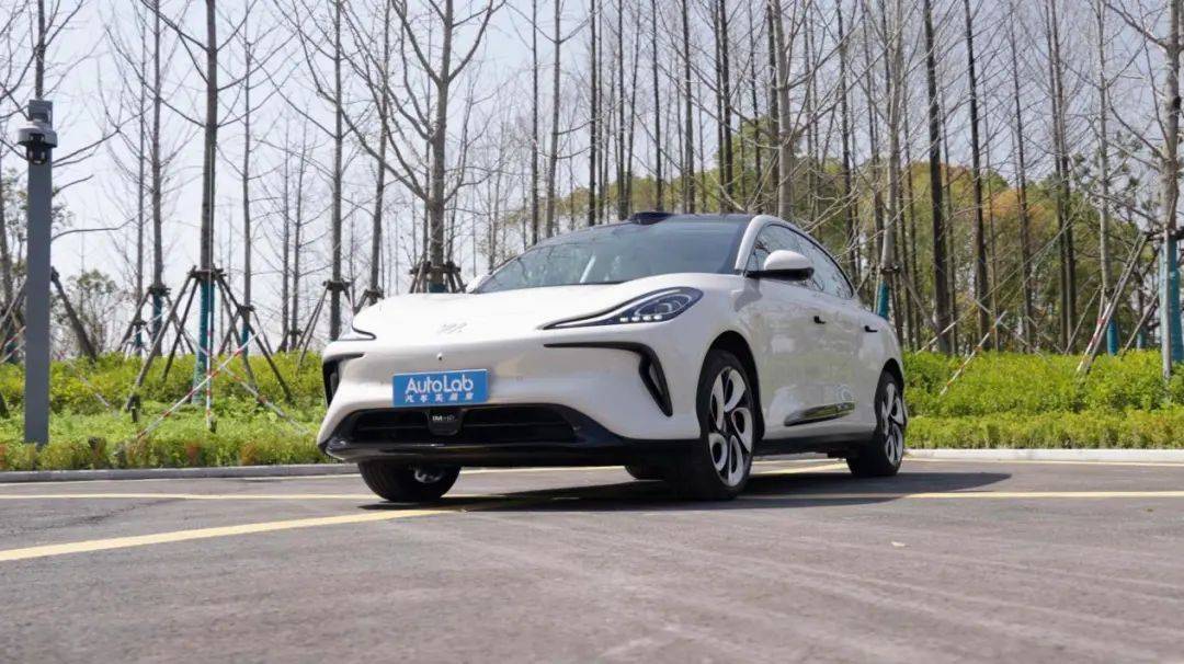 智己 LS6 PK 极氪 001，谁是 30 万级纯电“显眼包”？_搜狐汽车_搜狐网