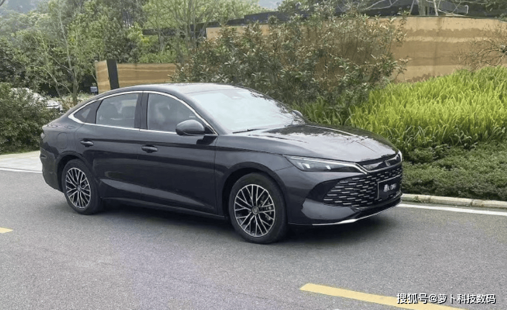 秦L实车曝光，首搭DM5.0混动综合续航或超2000km，你会买吗？_搜狐汽车_搜狐网