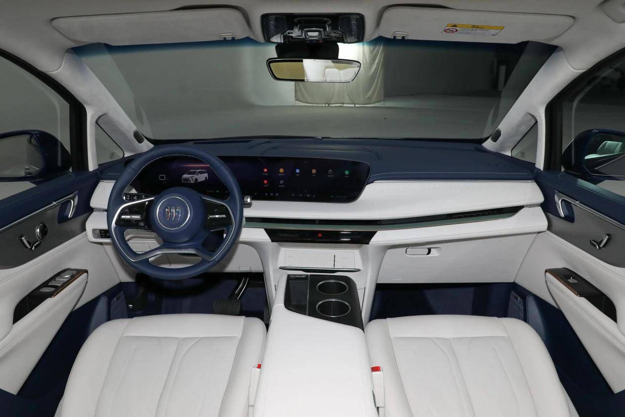 MPV老大哥开始“玩”电了！别克GL8陆尊PHEV正式上市，35.99万起_搜狐汽车_搜狐网