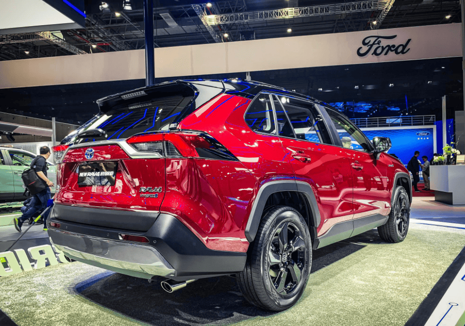 竞争CR-V，销量徒增50%，RAV4荣放：还是降价好使！_搜狐汽车_搜狐网