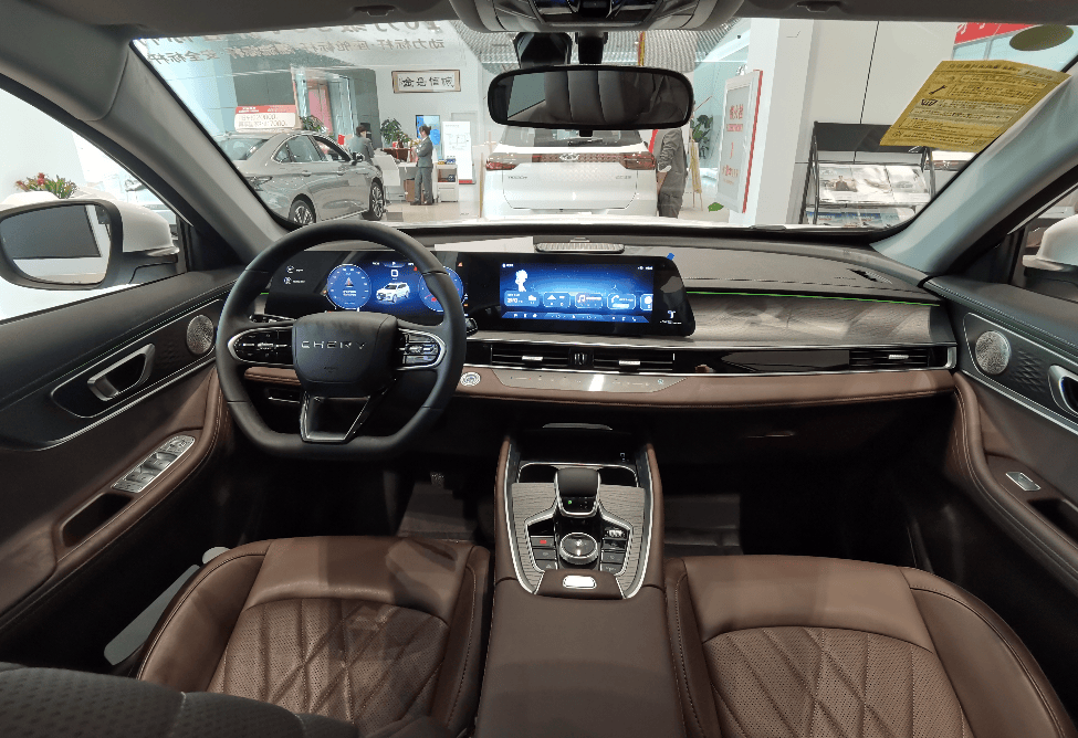 实拍丨瑞虎8PLUS冠军版为何是家用SUV的最佳之选，我来给你答案_搜狐汽车_搜狐网