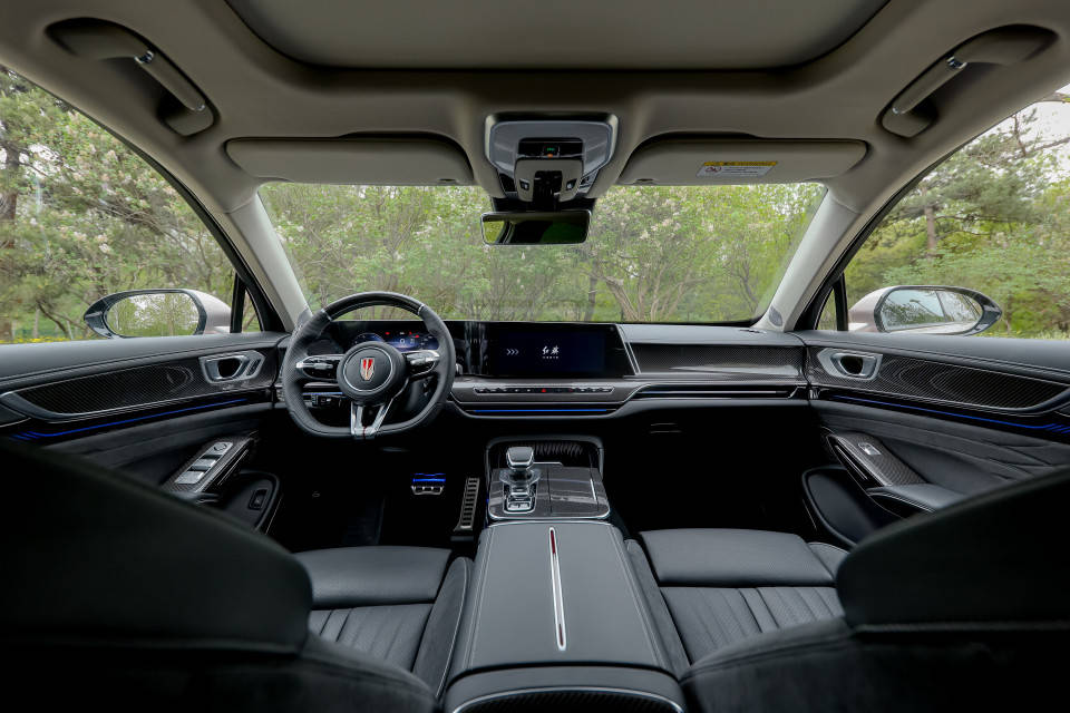 新红旗H9再进化，3.0T V6发动机配采埃孚8AT，真豪华，无懈可击_搜狐汽车_搜狐网