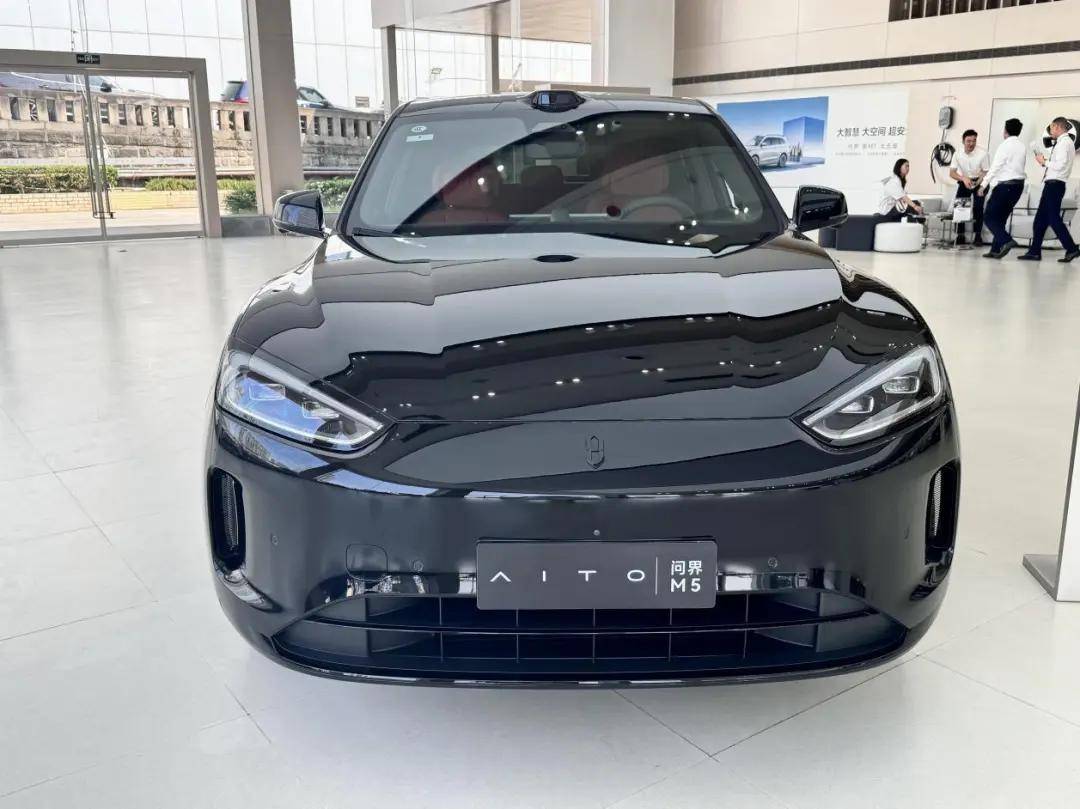 探店实拍｜价格不变，配置升级，问界新M5给足诚意！_搜狐汽车_搜狐网