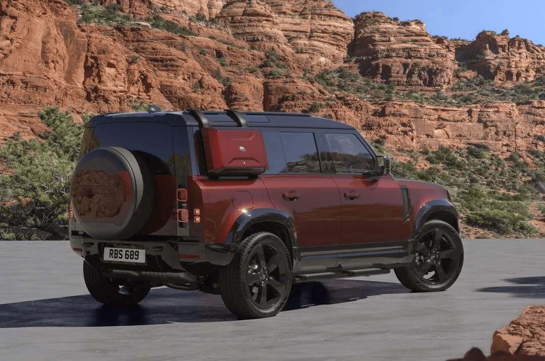 年款卫士官图发布，舒适性和动力再提升，结尾预留小彩蛋！_搜狐汽车_搜狐网