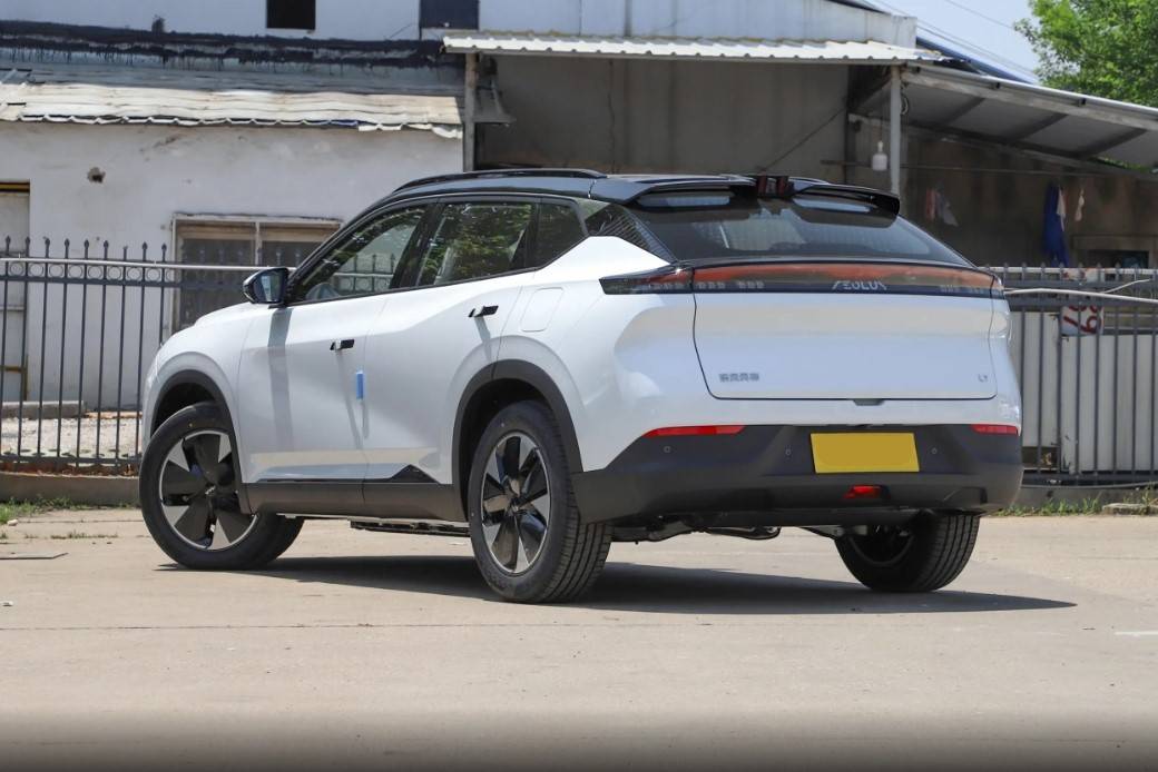 实拍风神L7 PHEV，配1.5T插混，综合续航可达1500km，家用挺香_搜狐汽车_搜狐网