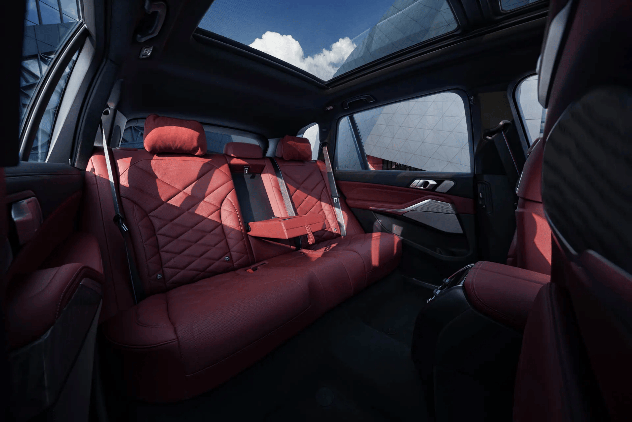 60万预算宝马X5只够“蜗居”？奥迪Q6直接搬来豪华“大平层”_搜狐汽车_搜狐网