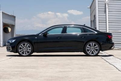 40万预算豪华轿车怎么选？奥迪A6L与宝马5系深度对比_搜狐汽车_搜狐网