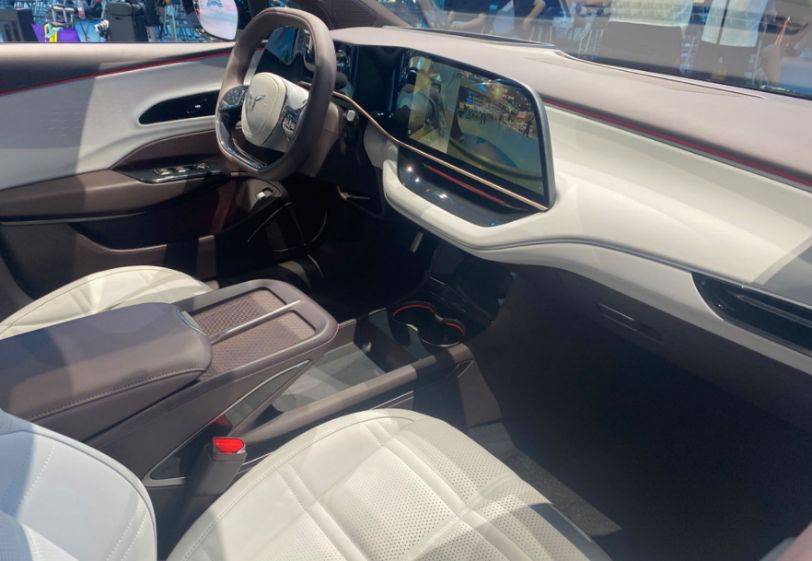 兑现奥运承诺9月交付 红旗EH7荣耀版和HS7 PHEV双车上市闪耀蓉城_搜狐汽车_搜狐网