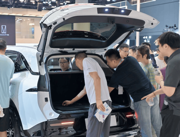 极氪7X就是T0级的家用SUV！23.99万起售，带娃、享受全都有_搜狐汽车_搜狐网