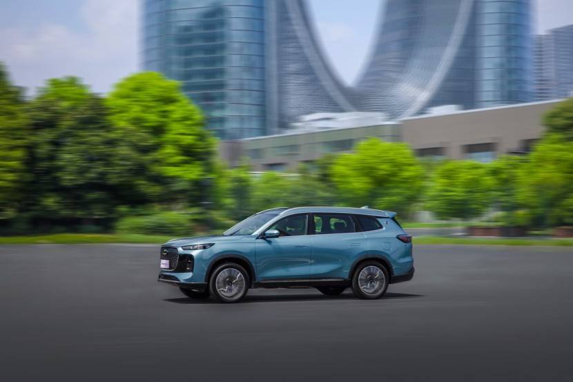 8155芯片 L2.5自动驾驶 全新瑞虎8 PLUS上市售10.99万元起_搜狐汽车_搜狐网