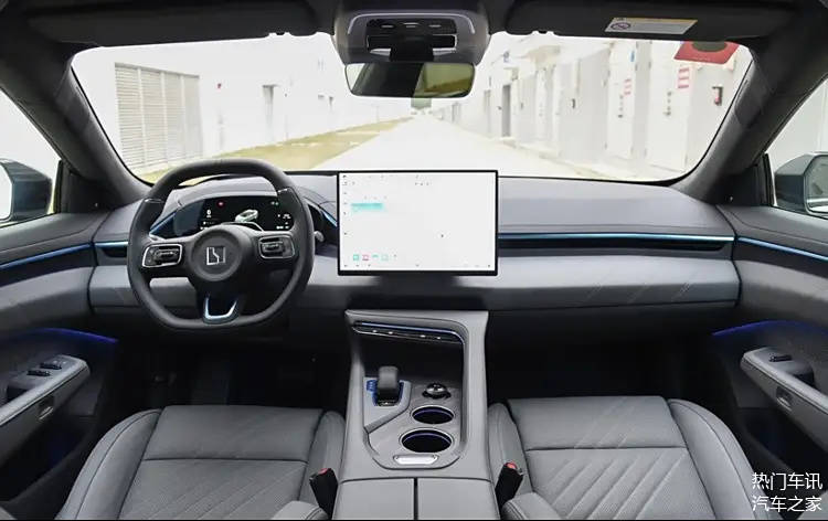 20万智驾天花板，全新腾势N7 550智驾Pro版支持无图高快领航