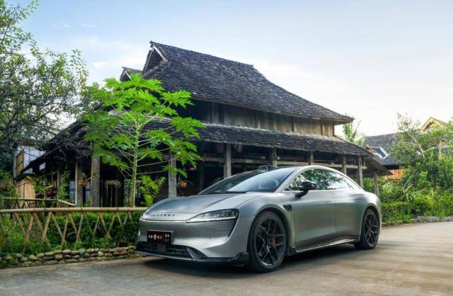 智界S7升级华为ADS 3.0：智能安全新标杆，赢得C-NCAP五星认证_搜狐汽车_搜狐网