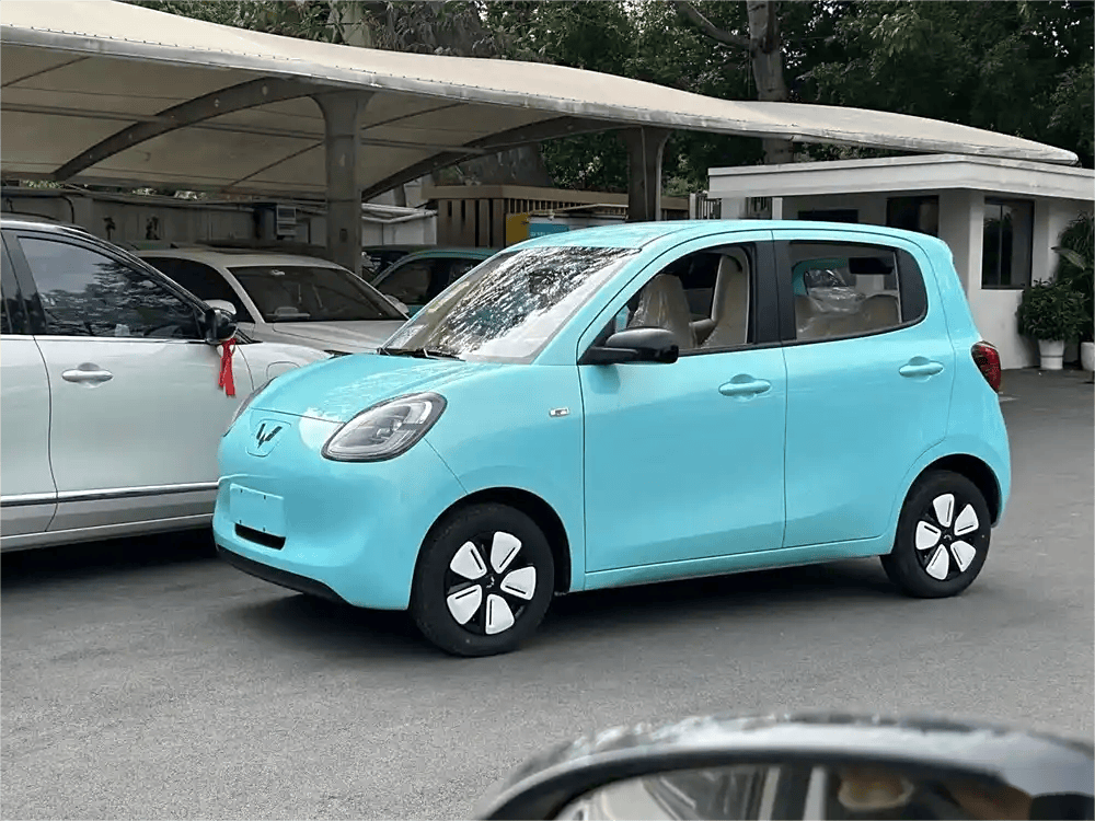 续航超200公里，第四代宏光MINIEV实车到店，增四门版+自动驻车_搜狐汽车_搜狐网