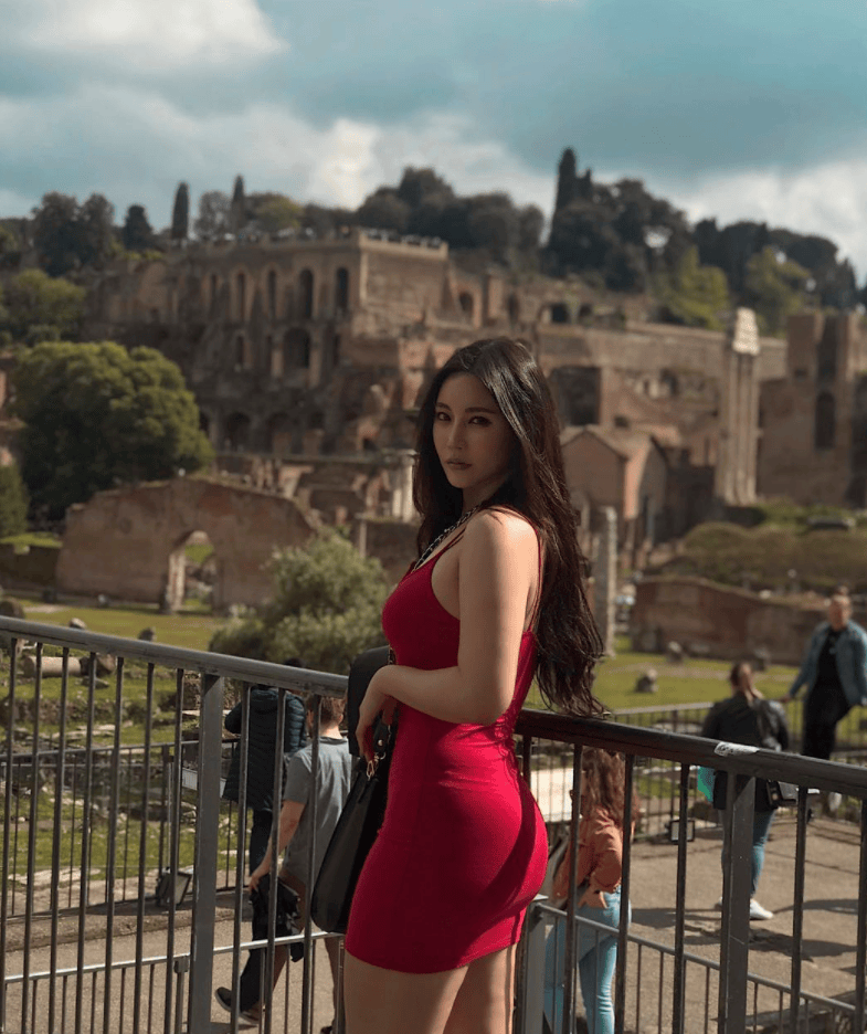 韩国健身少妇！SSS级超模身材，谁不迷糊啊！_Woo_Helen_时尚