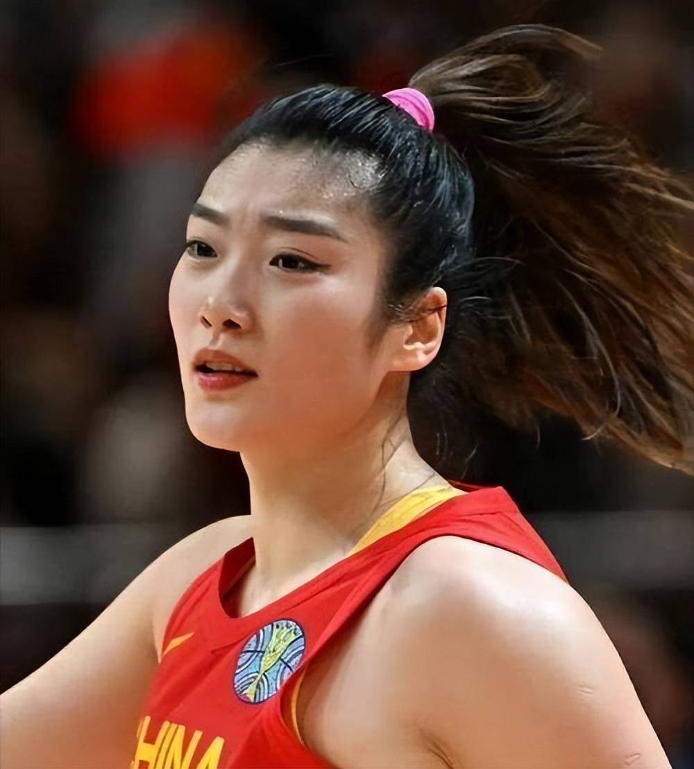 轰75分28板11助！女篮四巨头联手太强了：全华班掀翻双外援_比赛_四川_WCBA