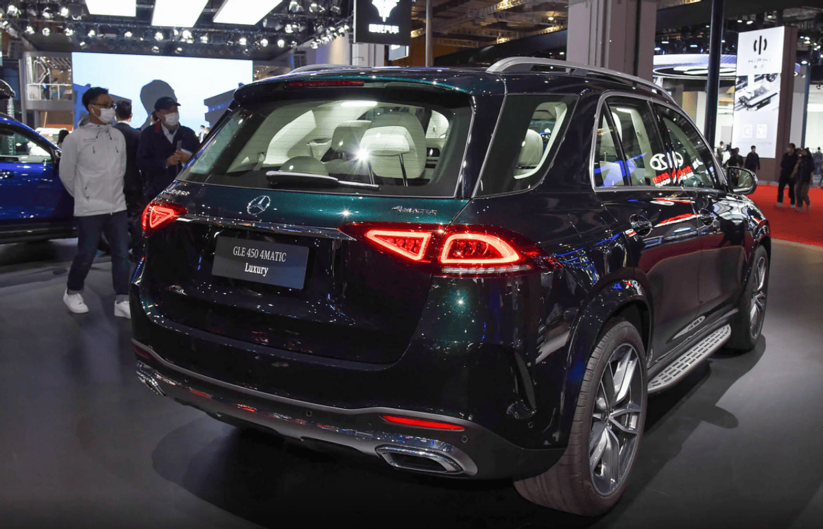 无视比亚迪,锁定PK华为问界M9!奔驰GLE新进展曝光,外观不再低调_搜狐汽车_搜狐网