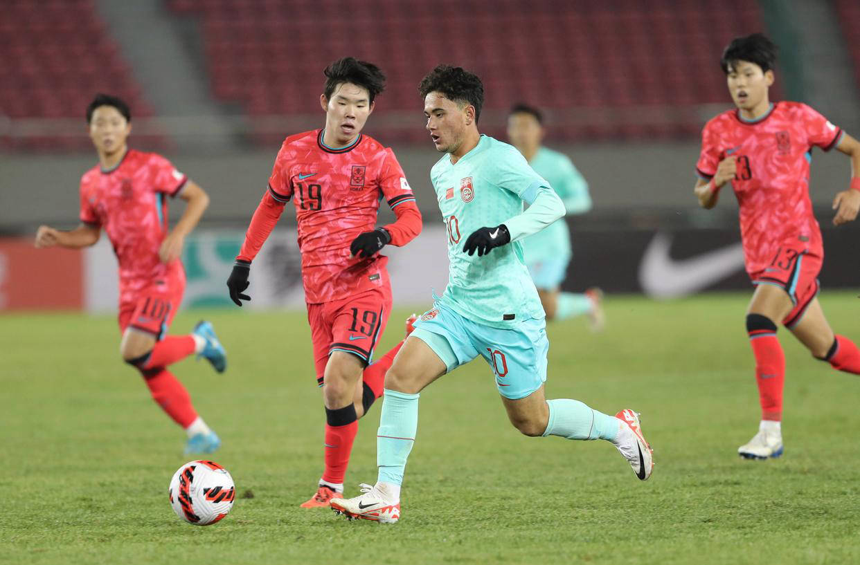 u17亚洲杯开幕！CCTV5直播，国少队艾比布拉搭档魏祥鑫争夺小组前2_球员_比赛_对手