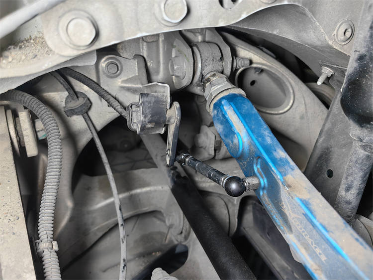 特斯拉Model X改装AIRBFT空气悬挂狗骨降低可调拉杆_搜狐汽车_搜狐网