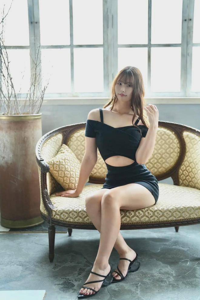 清宫仁爱：日本模特身高172cm，三围数据揭秘！_Toa_宮仁_时尚