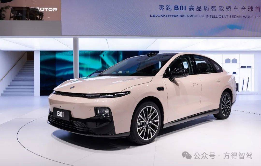 15万级零跑B01亮相上海车展：续航650km+激光雷达智驾+母婴级座舱_搜狐汽车_搜狐网