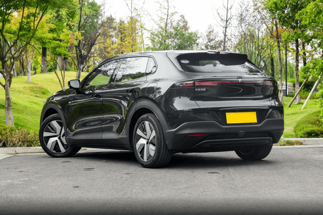 预算15万元，深蓝S05与银河E5，谁才是更适合年轻人的SUV?_搜狐汽车_搜狐网