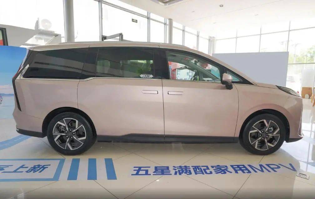 不愧为合资7座MPV的“价格屠夫”！配2.0T+9AT，才卖11万多，花半价买"别克GL8平替"值不值？太香了_搜狐汽车_搜狐网