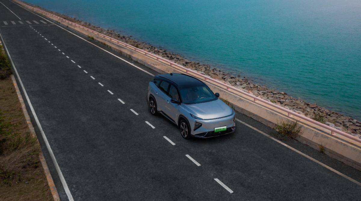 银河L7 EM-i对比宋Pro DM-i：家用混动SUV实力大比拼_搜狐汽车_搜狐网