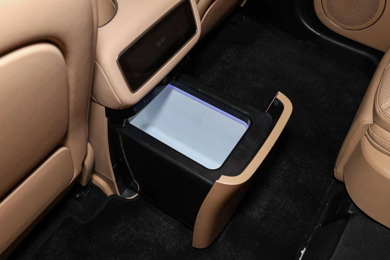 风云T11首发亮相，1.5T增程大6座，彩电冰箱大沙发配齐+30寸大屏_搜狐汽车_搜狐网