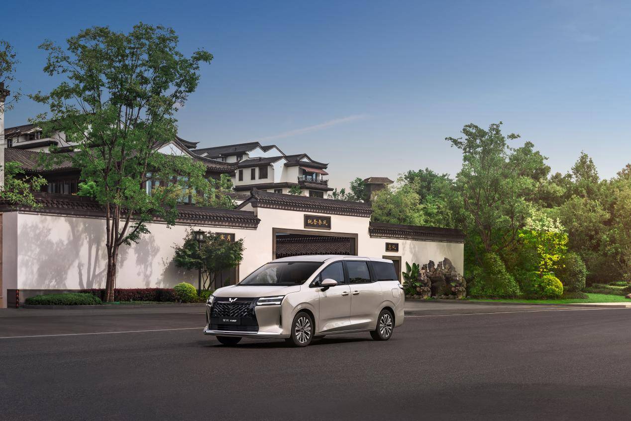 五菱三动力MPV星光730，实车亮相2025成都国际车展_搜狐汽车_搜狐网