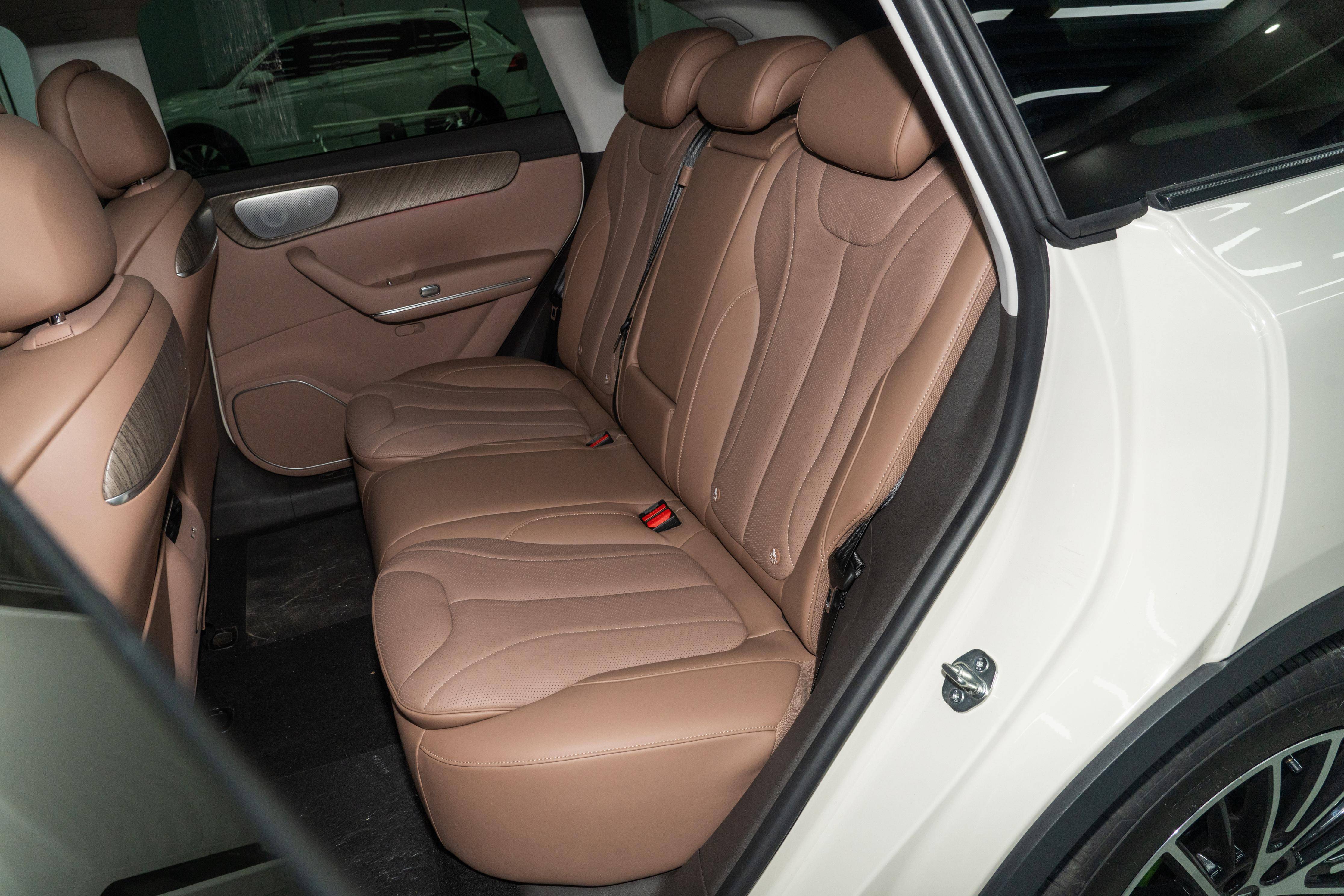 高通8295全系搭载，零跑C11增程智尊版值得入手吗？_搜狐汽车_搜狐网