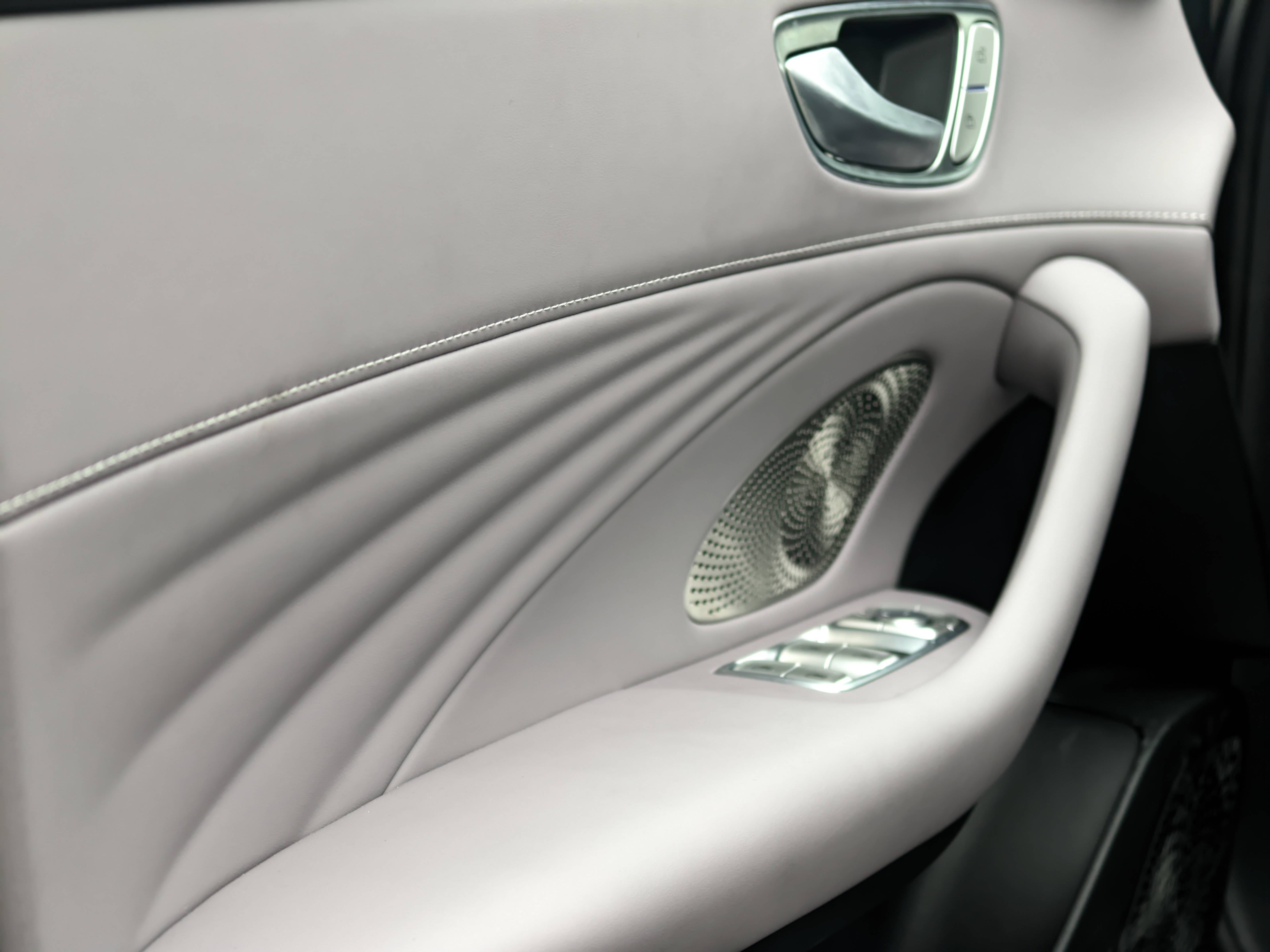 试驾荣威M7 DMH臻享版：10万元新标准，底盘成了意外之喜_搜狐汽车_搜狐网