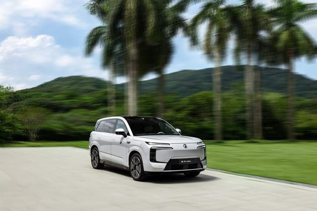 29.98万起，腾势N8L让“家人全票通过”的豪华大六座SUV真正落地_搜狐汽车_搜狐网