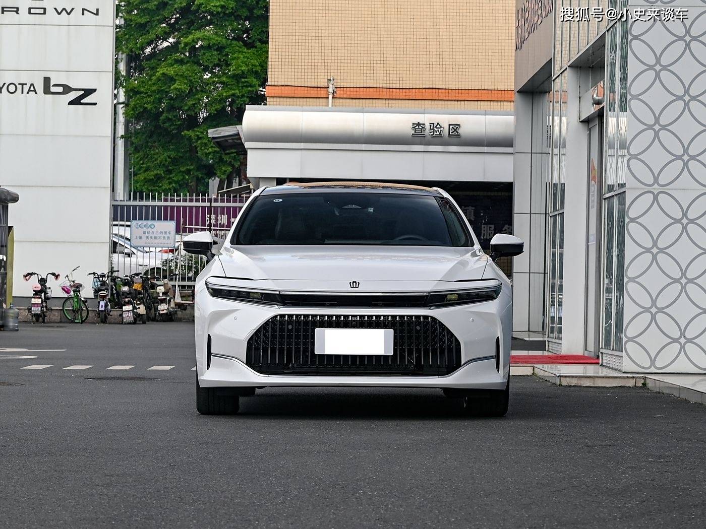 皇冠中大型车售价不足30万！车长超5米竞争奥迪A6L，搭载2.5L电混_搜狐汽车_搜狐网