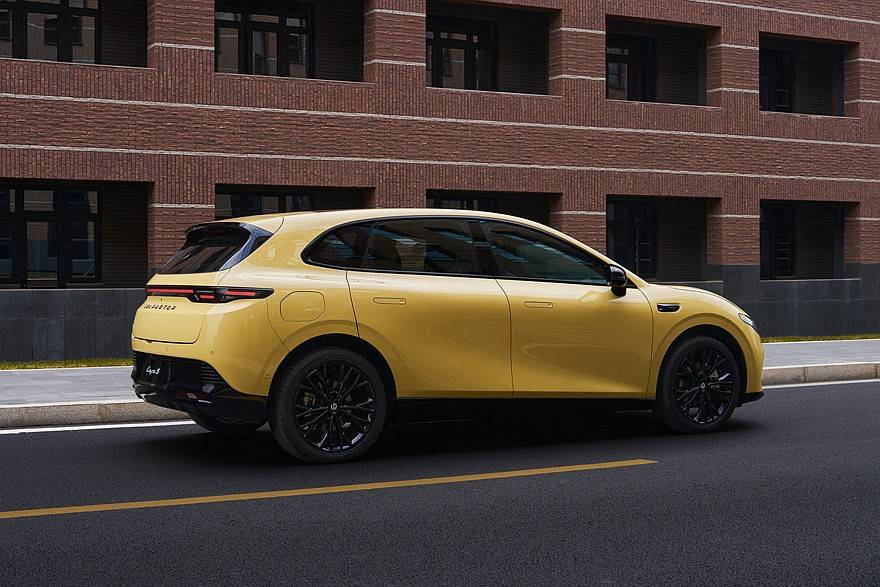 10.58万起！零跑Lafa 5开启预售，续航605km + 无框车门，2026年登陆欧洲_搜狐汽车_搜狐网