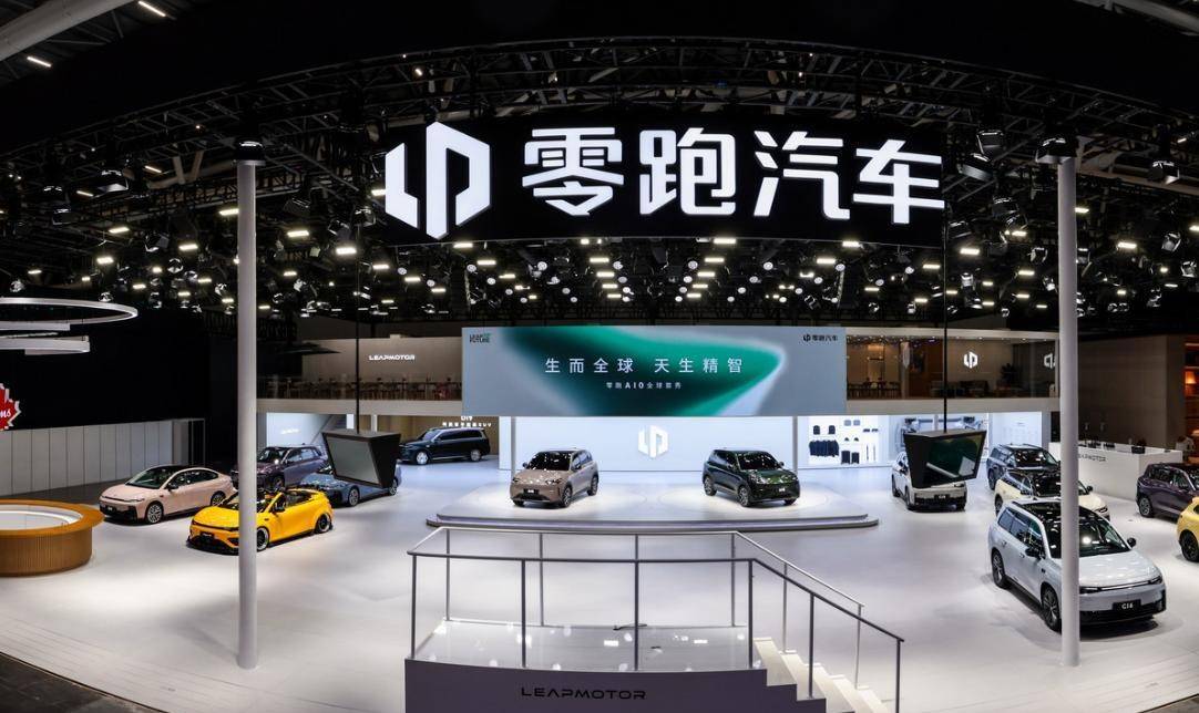 零跑D19带着80度电池、激光雷达和双高通芯片杀入30万级市场，尺寸对标理想L9，价格却低15万_搜狐汽车_搜狐网