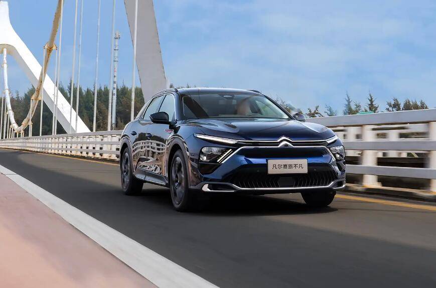 探索2024款雪铁龙凡尔赛C5 X 1.6T——势不凡之旅的新篇_搜狐汽车_搜狐网