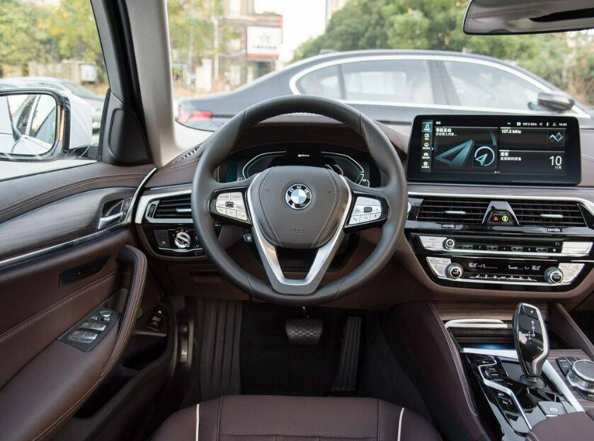 2022款宝马5系新能源升级亮点 —— 深入剖析535Le M运动套装的魅力_搜狐汽车_搜狐网