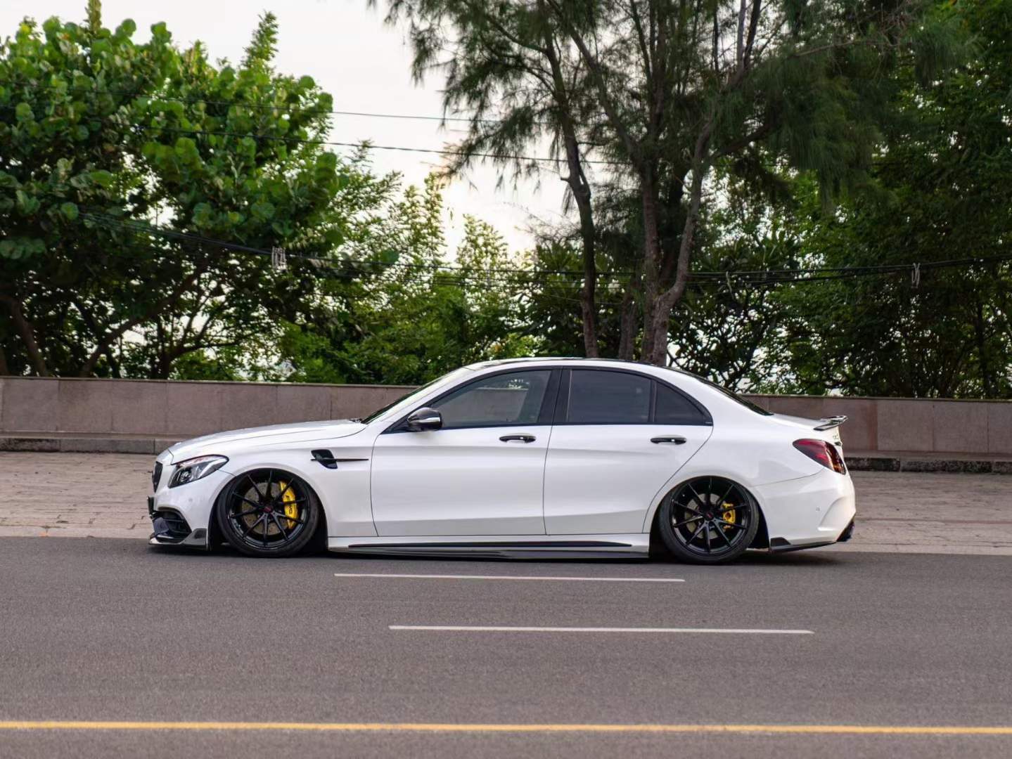 奔驰C级W205改装AIRBFT气动避震，低趴新境界_搜狐汽车_搜狐网