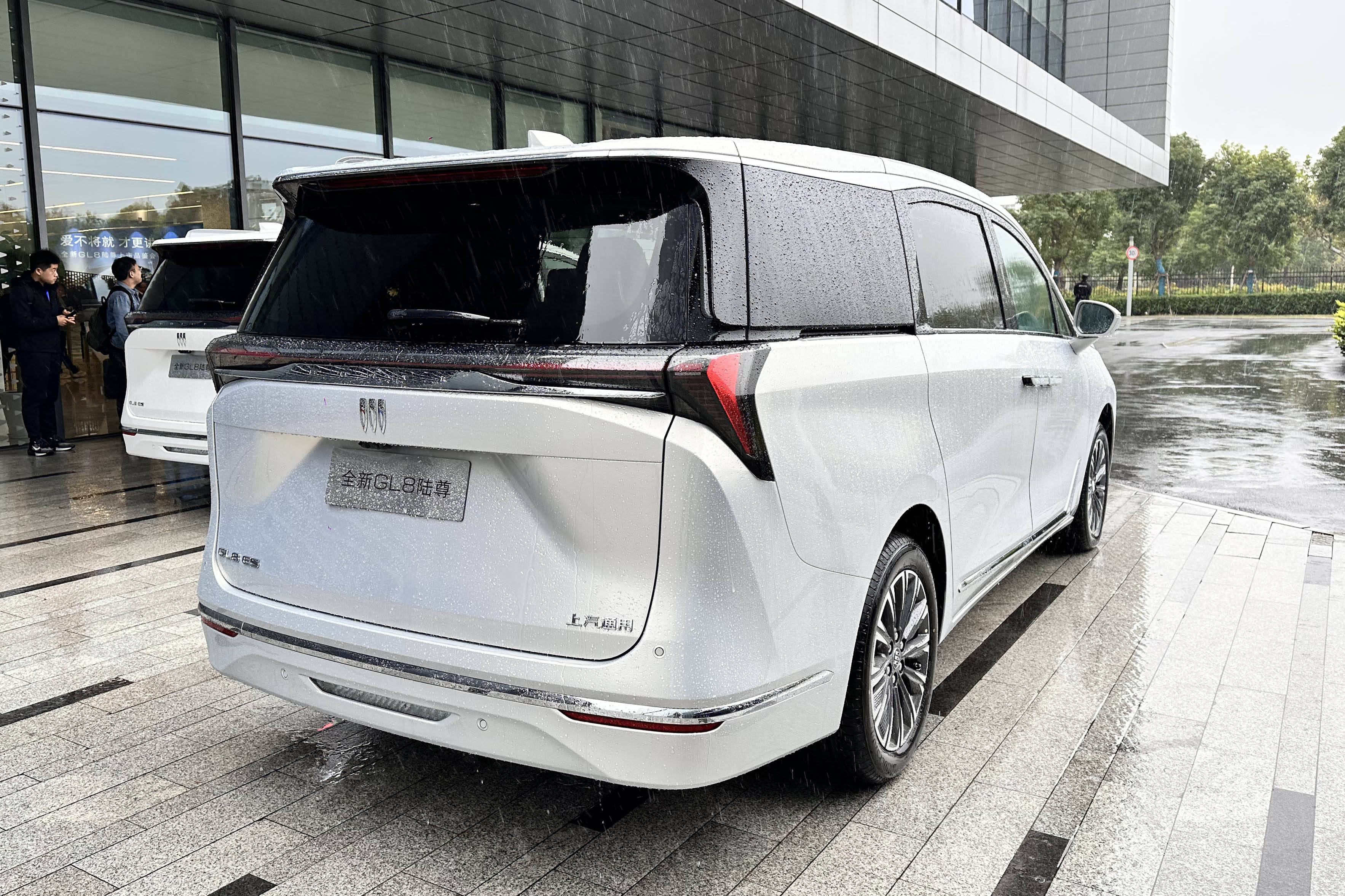 官方指导价26.99-33.99万元 别克新一代GL8陆尊正式上市_搜狐汽车_搜狐网