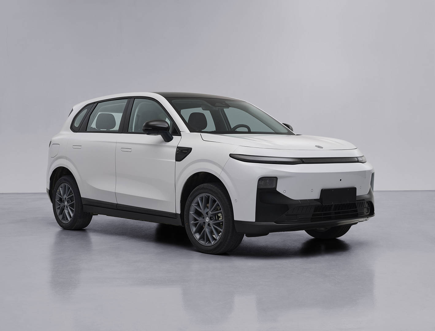 零跑B10紧凑型SUV亮相申报图，2025年3月上市续航超600km_搜狐汽车_搜狐网