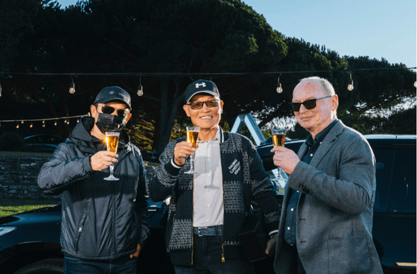 法拉第未来2025首车FF 91交付，车主为洛杉矶华人领袖Luke Hans_搜狐汽车_搜狐网